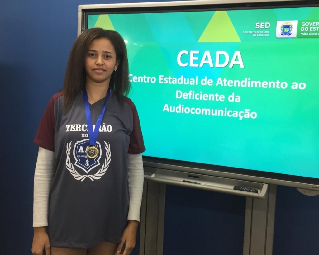 Estudante da E.E Arlindo de Andrade Gomes, atendida pelo CEADA, recebe ...