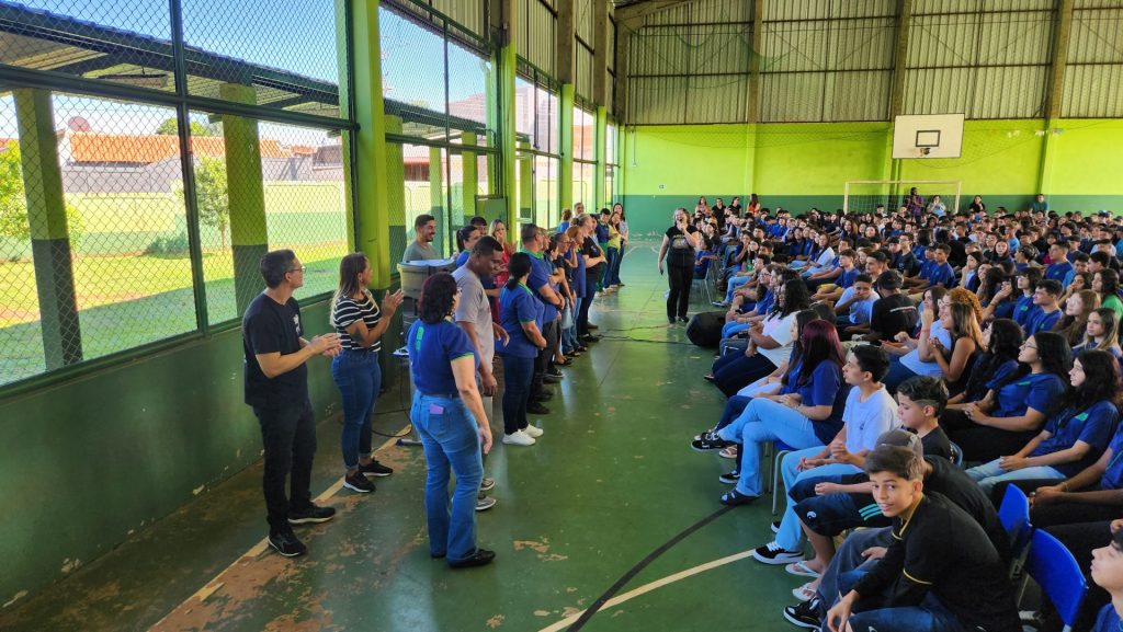 Com auxílio da Ronda Escolar, estudantes da REE retornam atividades de ...